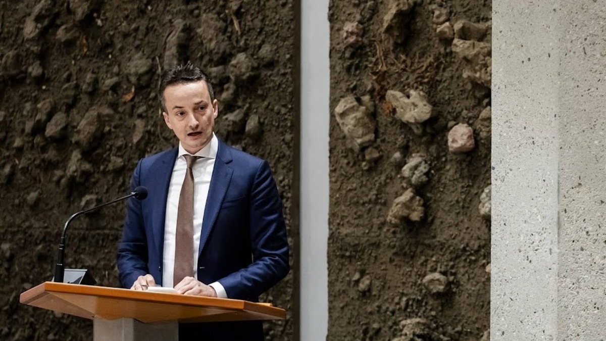 Van Oostenbruggen volgt Idsinga op als staatssecretaris Financiën ...