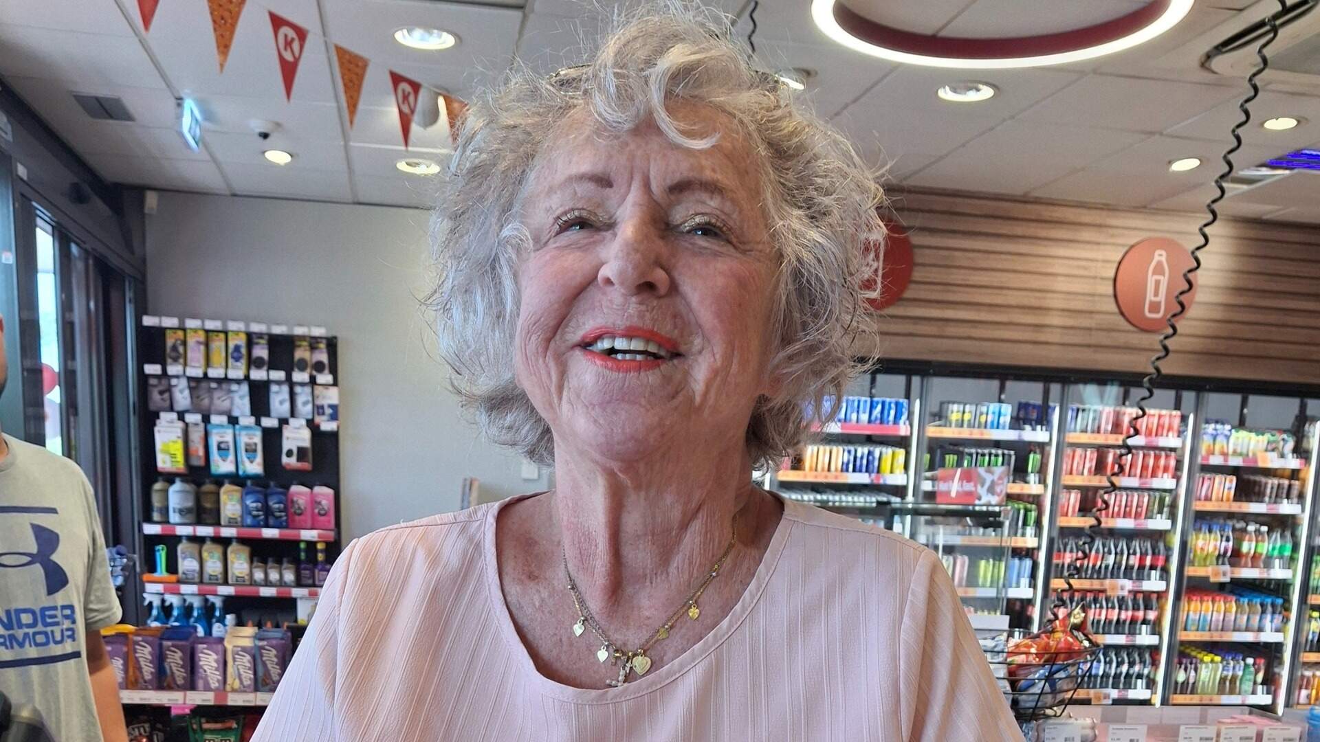 Bankpasje en geld kwijt bij viszaak, oplettende ondernemer stelt Tineke ...