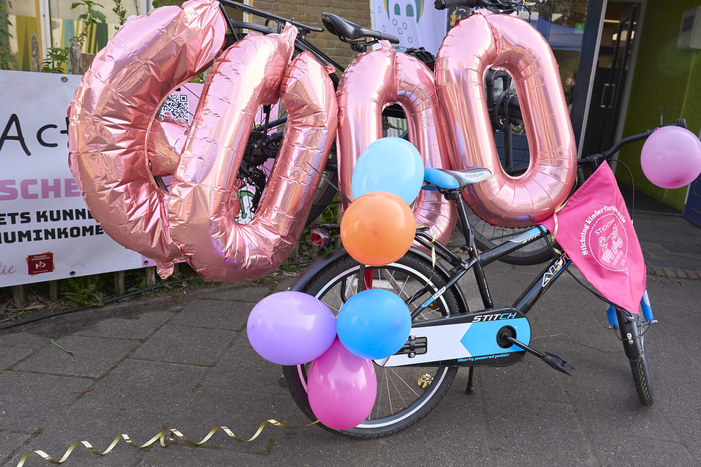 6000e fiets van stichting Kinderfietsjes Actie uitgereikt bij ...