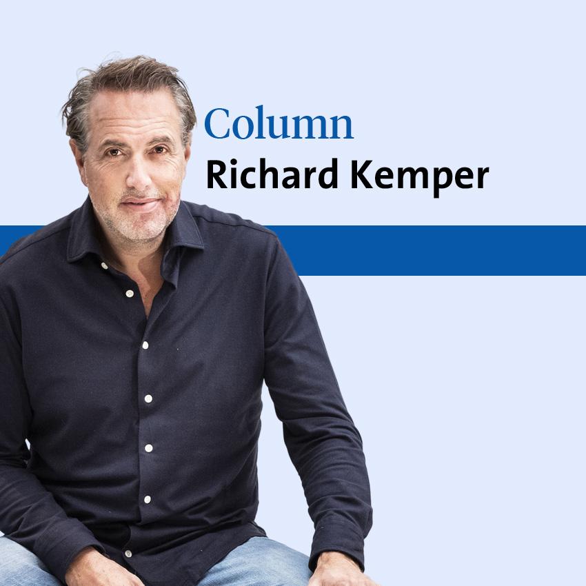 Richard Kemper legt zijn bladblazer aan de kant voor de gewonde buurman ...