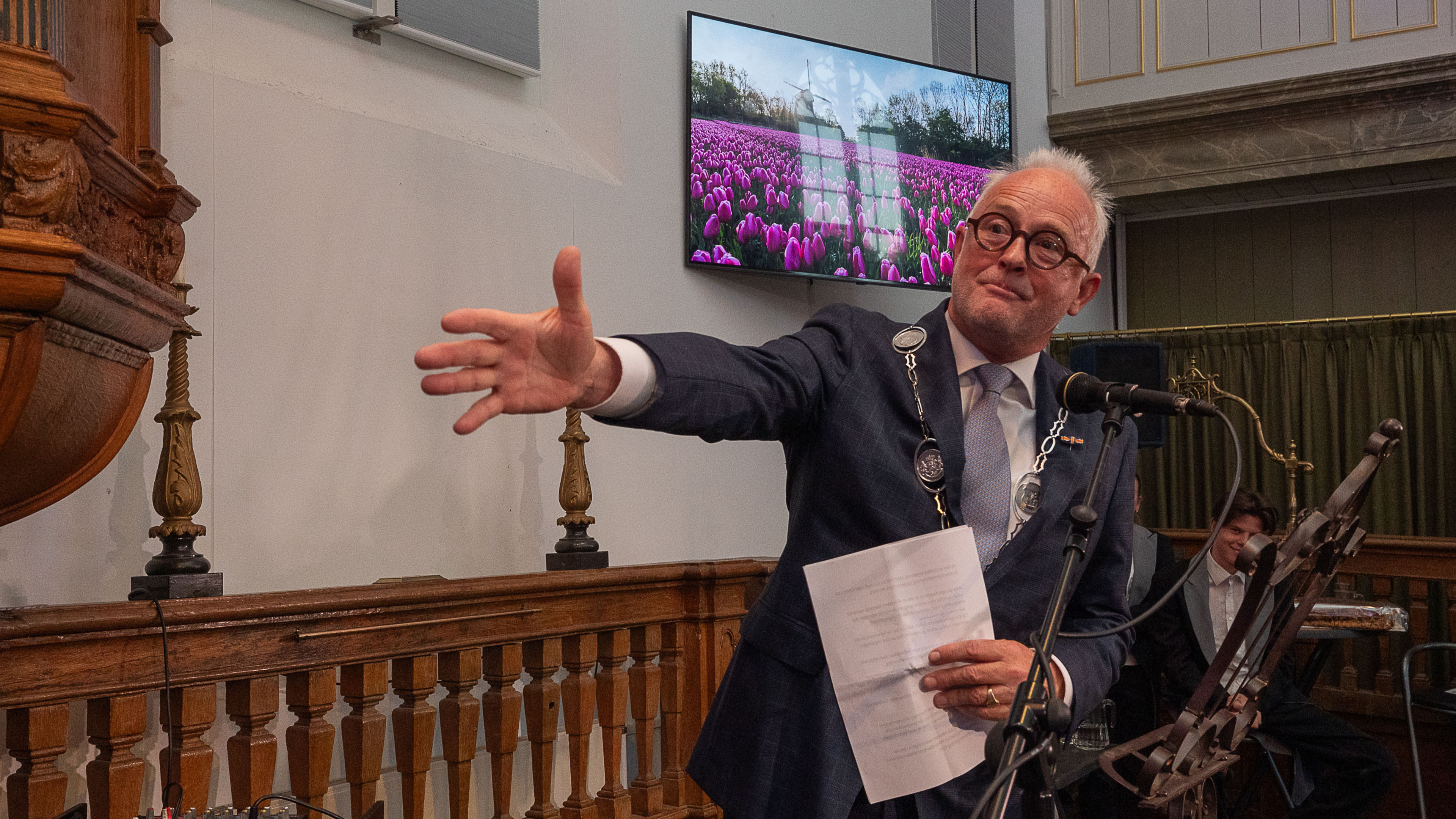Burgemeester Gerard van den Hengel zwaait af met speeches en ...