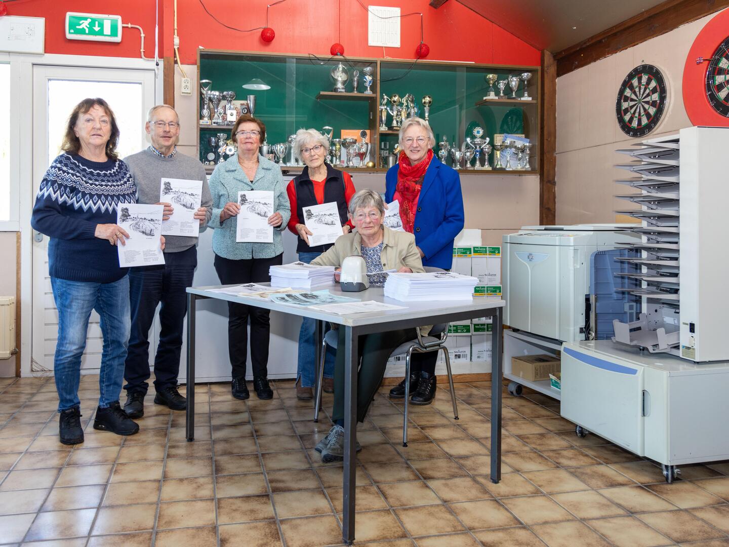Dorpskrant van Schellinkhout ploft al zestig jaar gratis bij alle ...