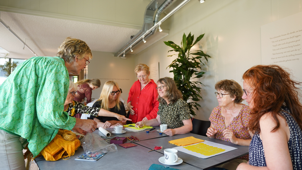Purmerendse connectie met slavernijverleden te zien op enorm wandkleed ...