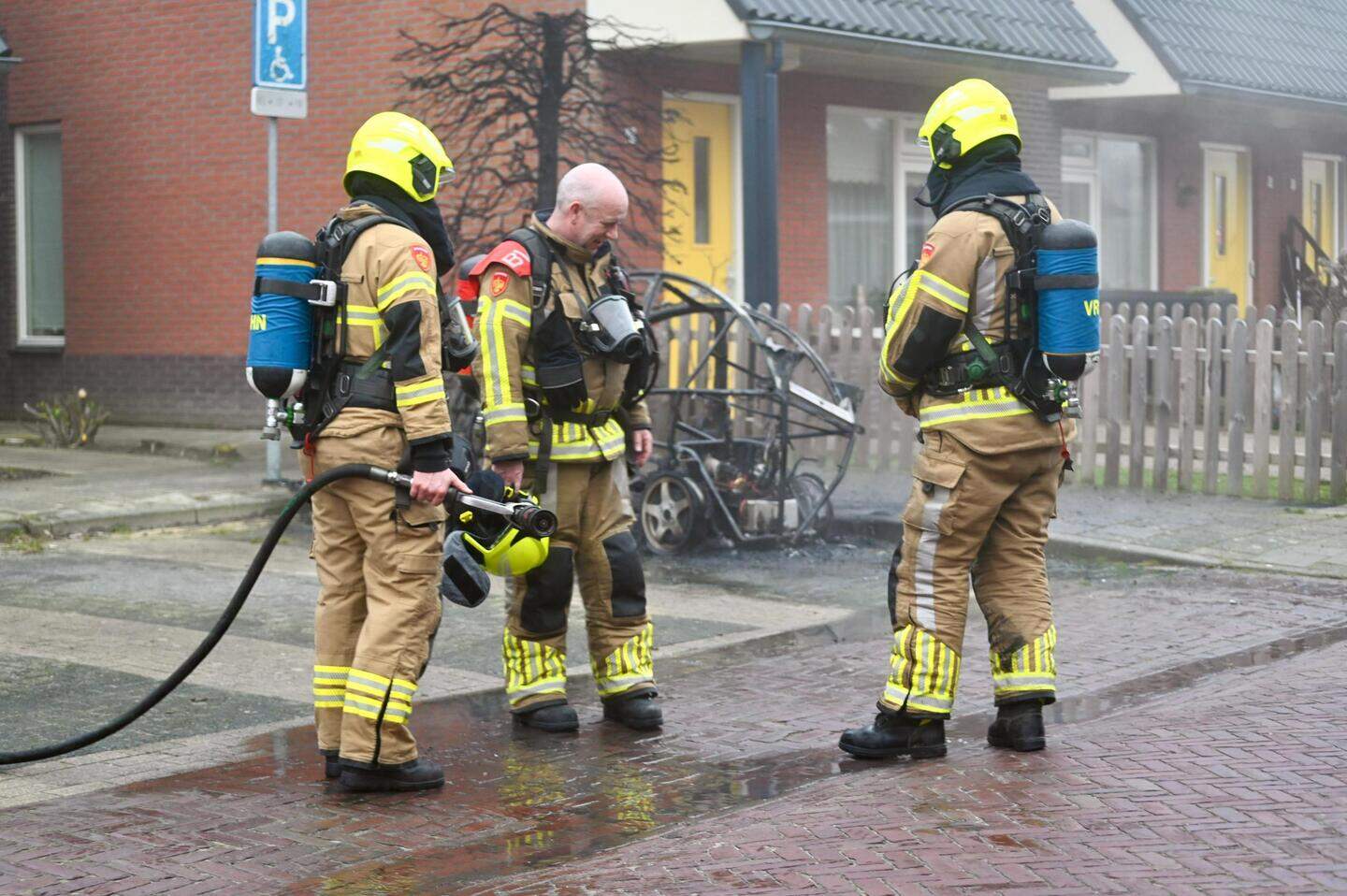 Voertuig volledig uitgebrand in Medemblik, brandstichting niet ...