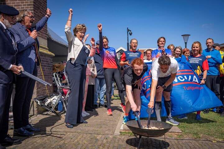 ’Dit vuur mag altijd blijven branden’. Schagen viert 81e Bevrijdingsdag ...