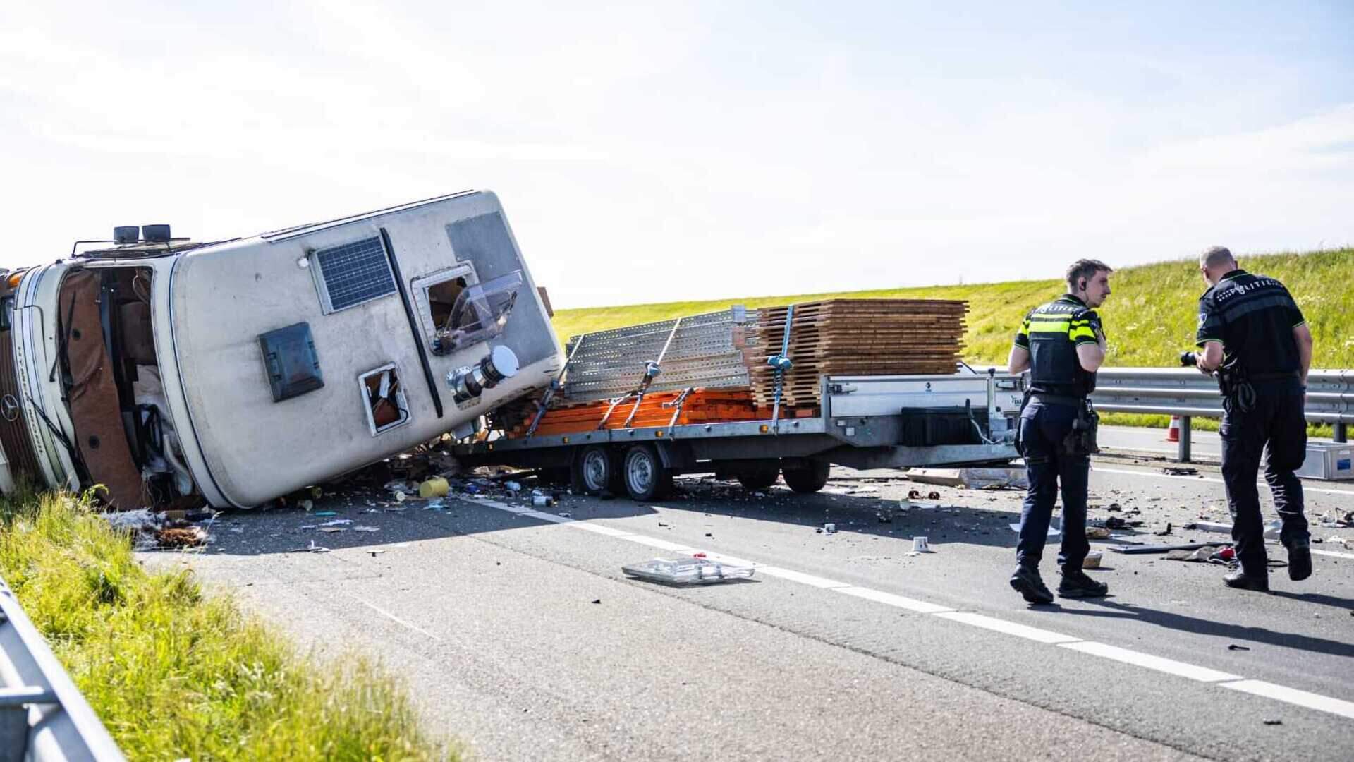 112-nieuws van 21 mei: ernstig ongeval met camper op Afsluitdijk ...