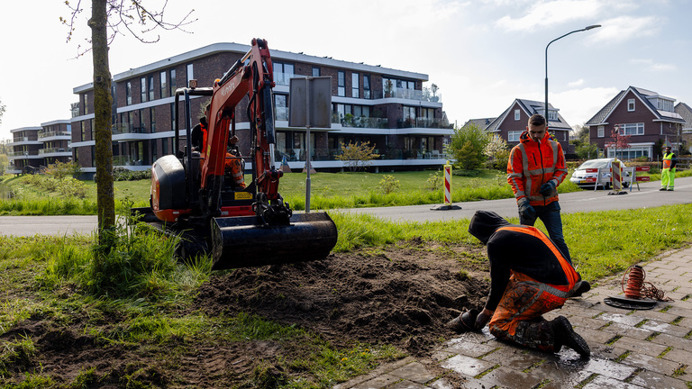 Liander legt half Heiloo open voor nieuwe kabels. Al die laadpalen en ...
