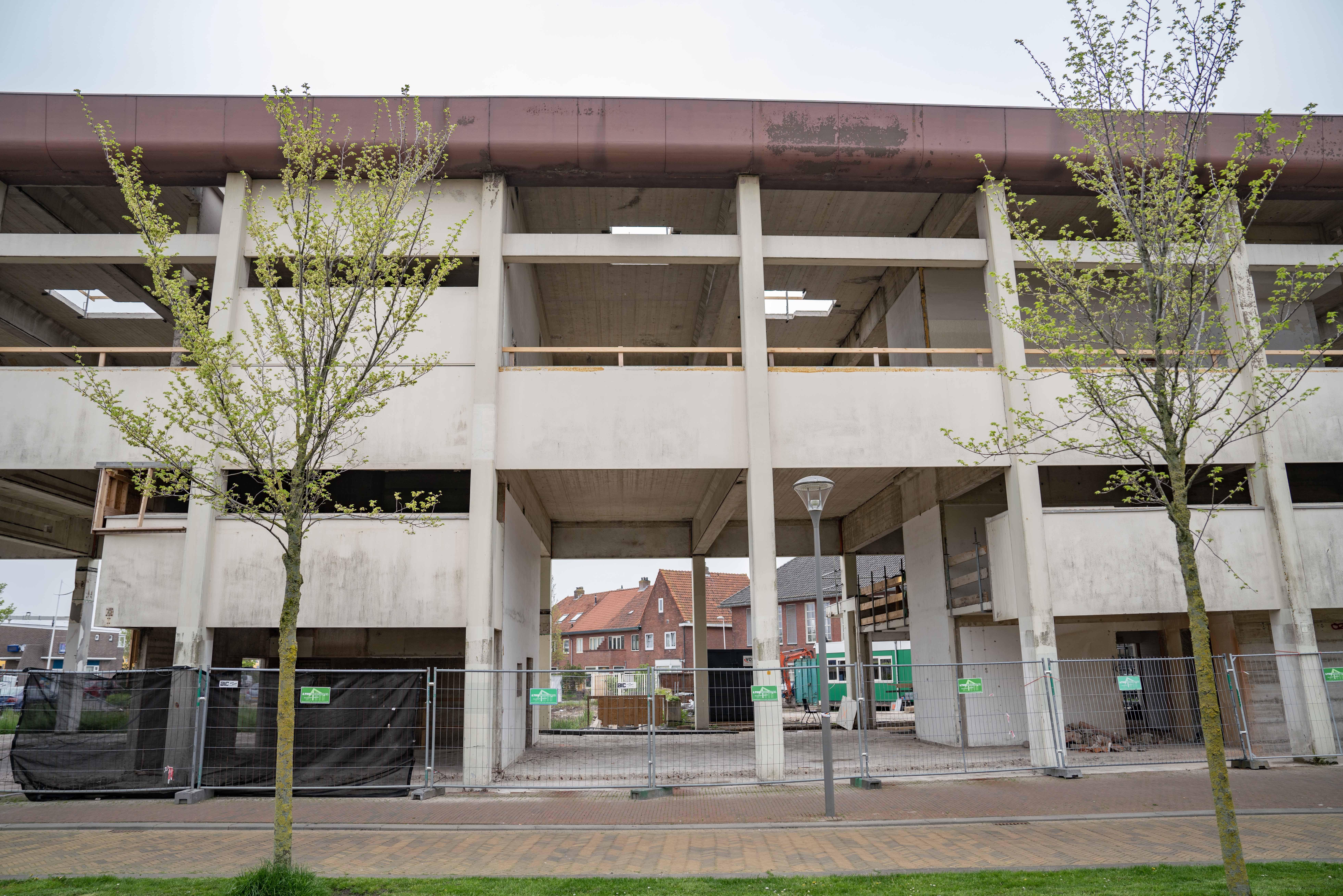 Woningen in voormalig postkantoor krijgen een eigen lift en skyroom met ...