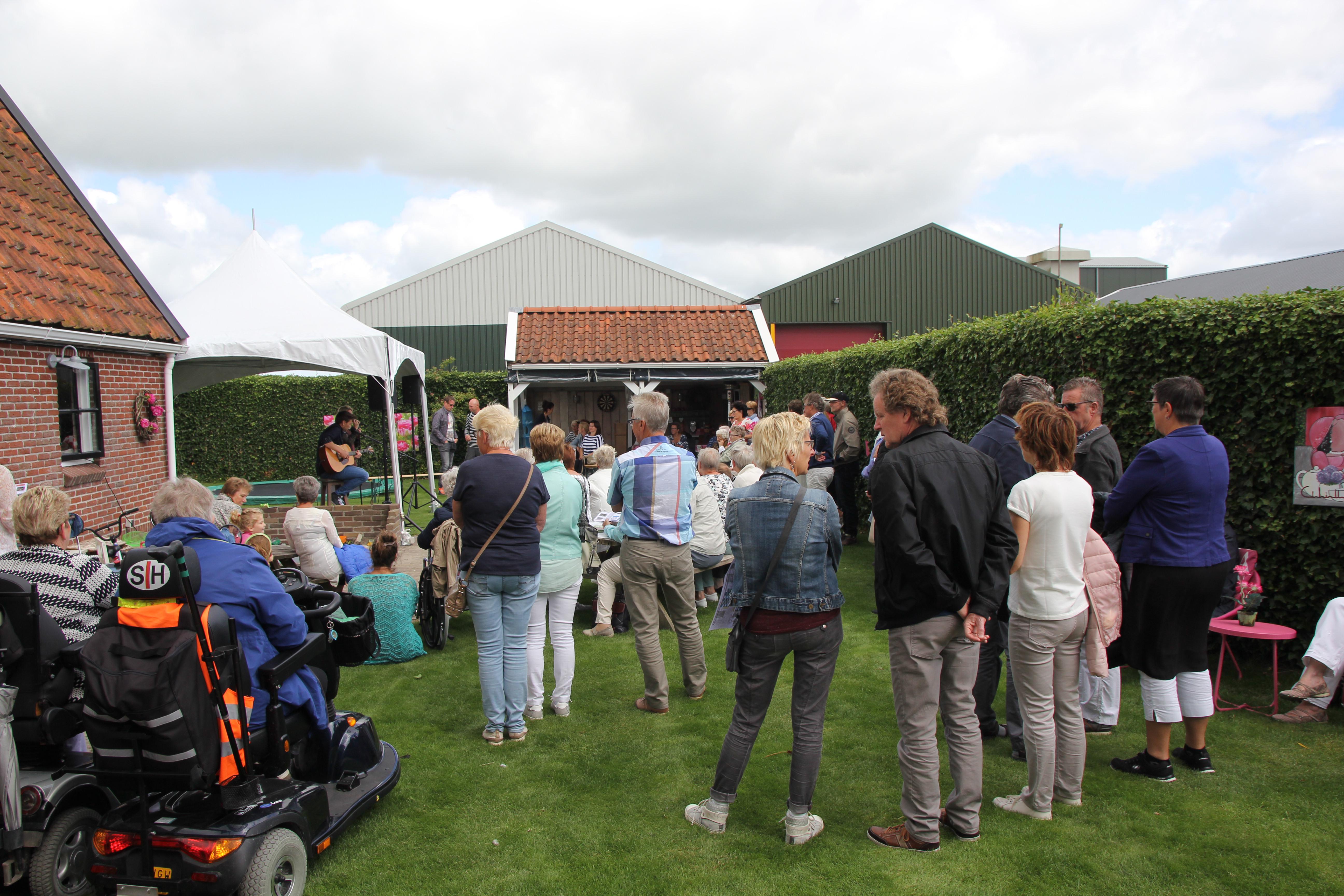 Muziek in Spierdijk: tien optredens in tien tuinen | Noordhollands Dagblad