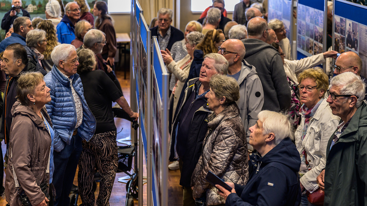 Fototentoonstelling over viering 650 jaar Landsmeer is een gezellig ...