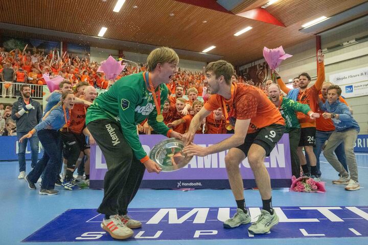 Handballers Volendam pakken na 13 jaar eindelijk weer de landstitel ...