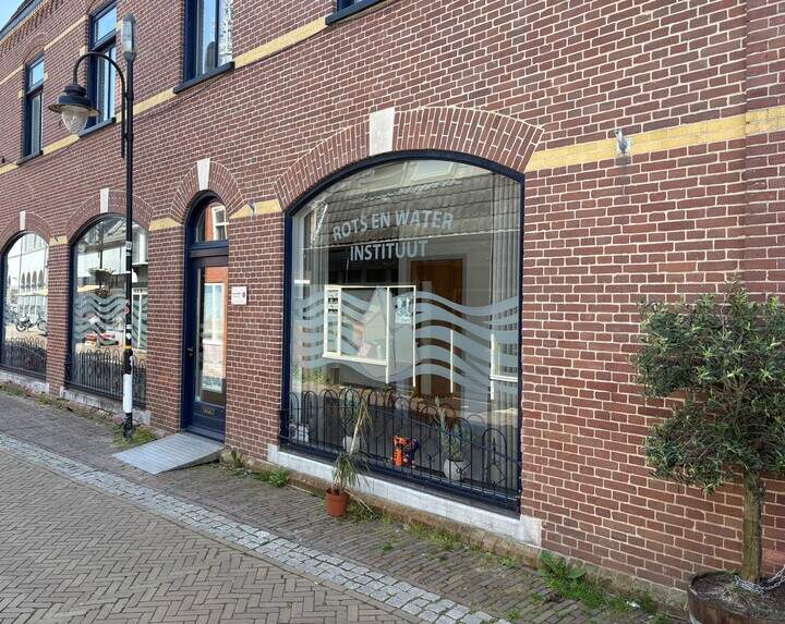 Oud-gymleraar Freerk Ykema (73) uit Schagen bedacht ’Rots en Water ...
