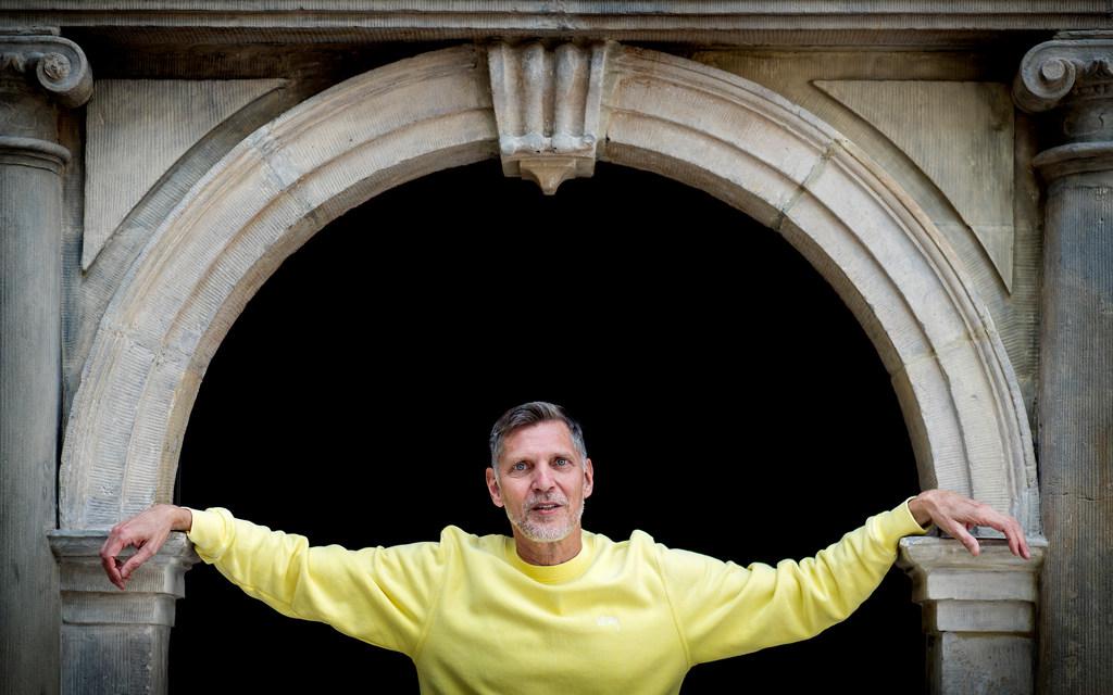 Leven Erwin Olaf na uitvaart gevierd bij Homomonument | Leidsch Dagblad