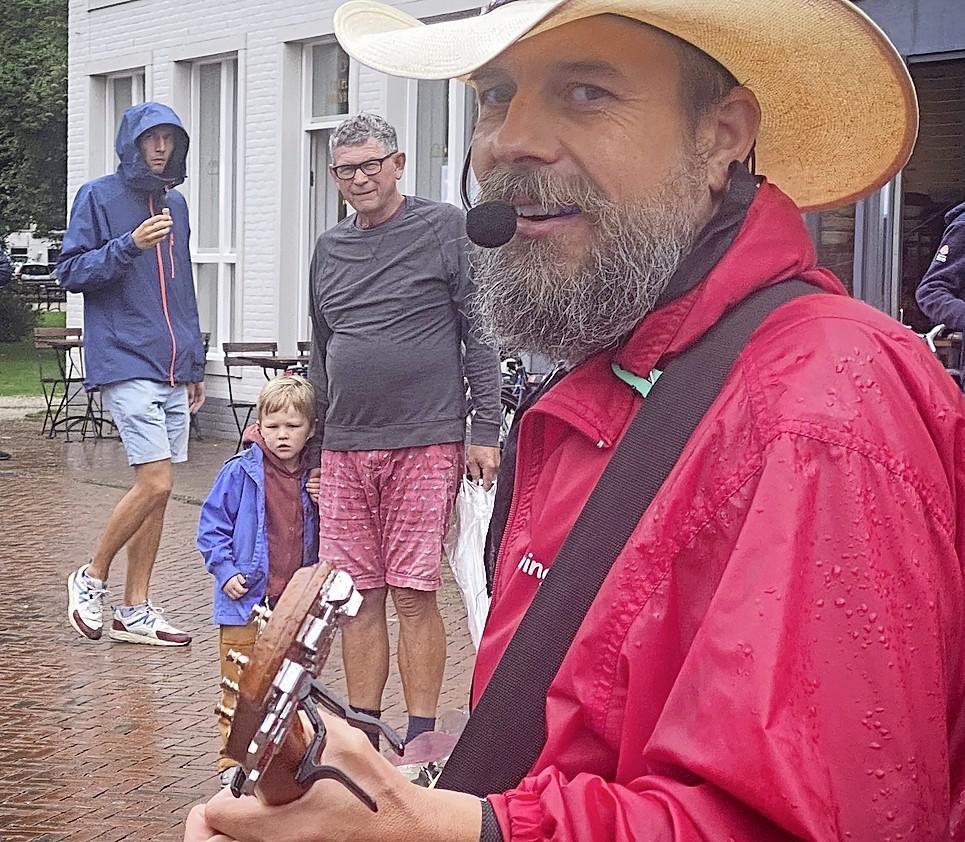 Weer of geen weer, Gary Vandenberg blijft op straat | Noordhollands Dagblad