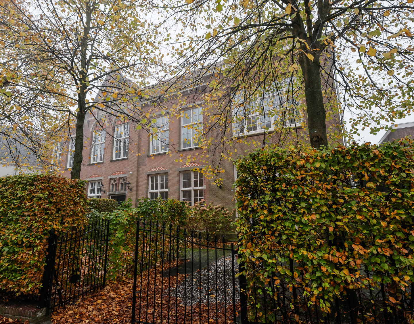 Penthouse, kerk, stolp, of voormalige hbs. Ook West-Friesland kent ...