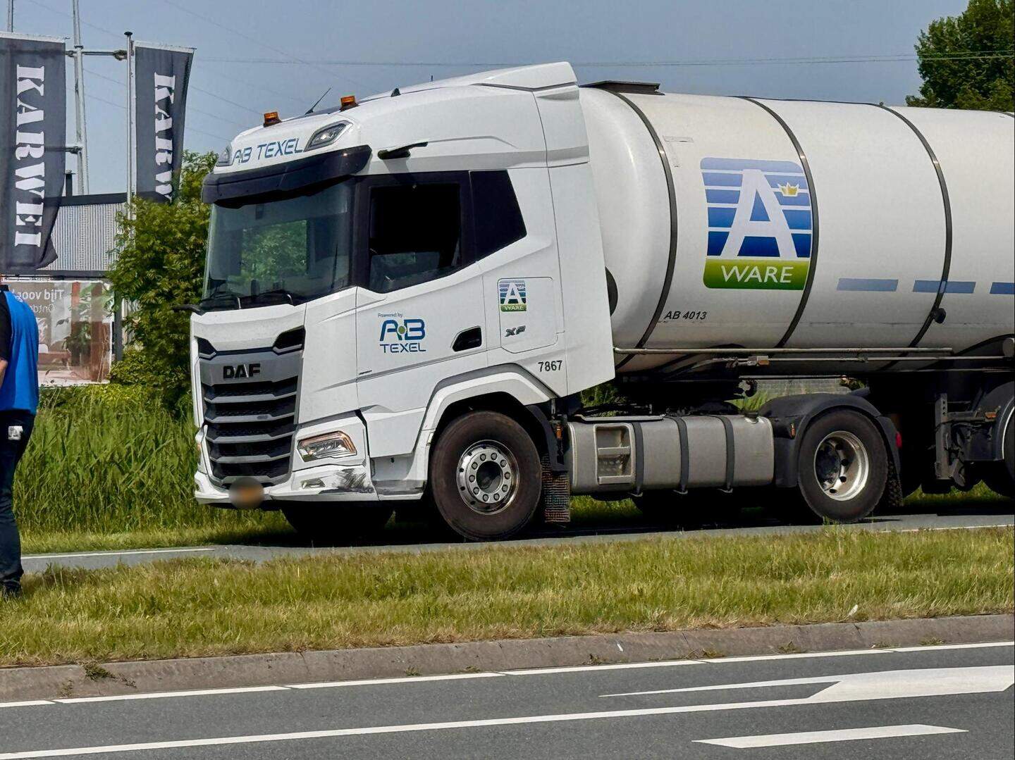 Gewonde bij botsing tussen auto en vrachtwagen op kruising N307 en N505 ...