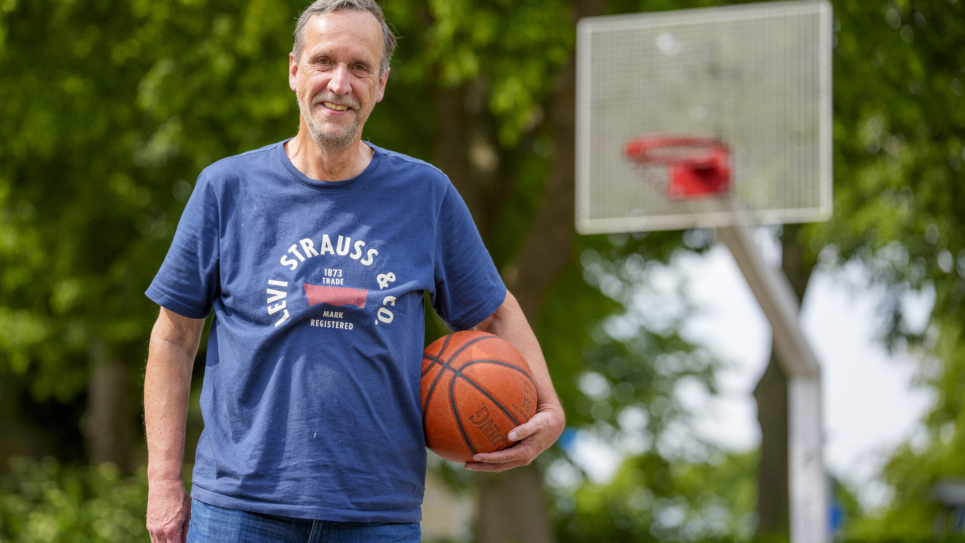 Basketbalvereniging Enkhuizen staat na vijftig jaar voor een nieuwe ...