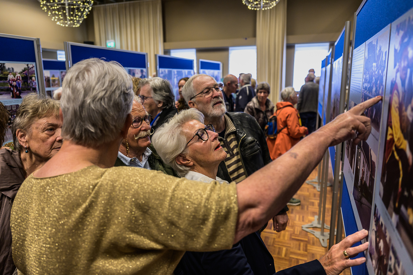 Fototentoonstelling over viering 650 jaar Landsmeer is een gezellig ...