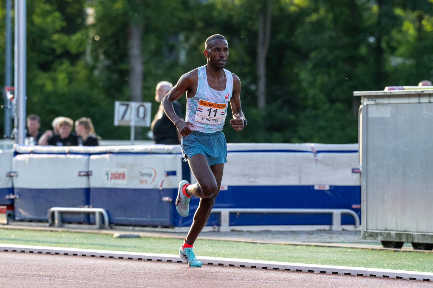 Noah Schutte overtuigend Nederlands kampioen 10 kilometer, Filmon Tesfu ...