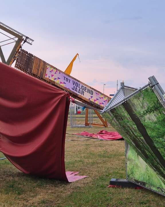 ’In een kwartier tijd richtte de storm een enorme ravage aan ...