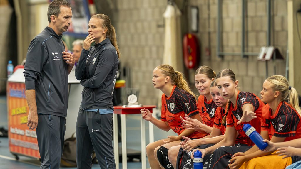 Oud-international Debbie Bont heeft haar contract verlengd en is ook ...