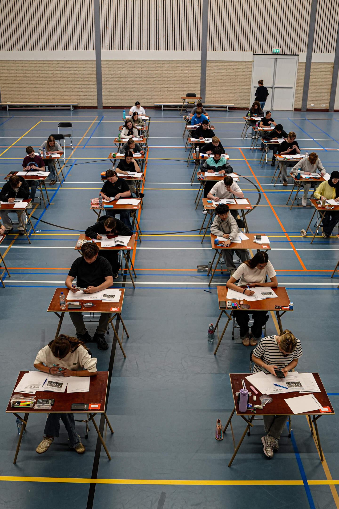 Spanning stijgt op het Trias VMBO in Krommenie, vlak voor het eerste ...