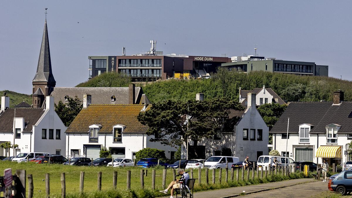 Strandhotel Het Hoge Duin in Wijk aan Zee weer open na verbouwing van ...