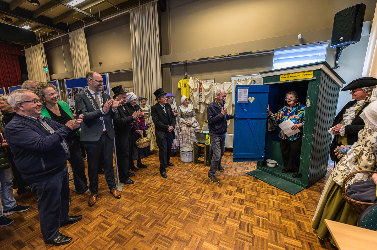 Fototentoonstelling over viering 650 jaar Landsmeer is een gezellig ...