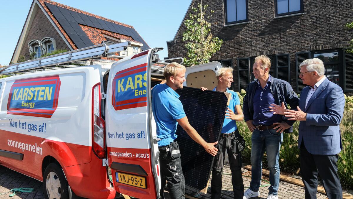 Peter Karsten stapt op zijn 77e in de zonnepanelen: ’Leven en werken ...