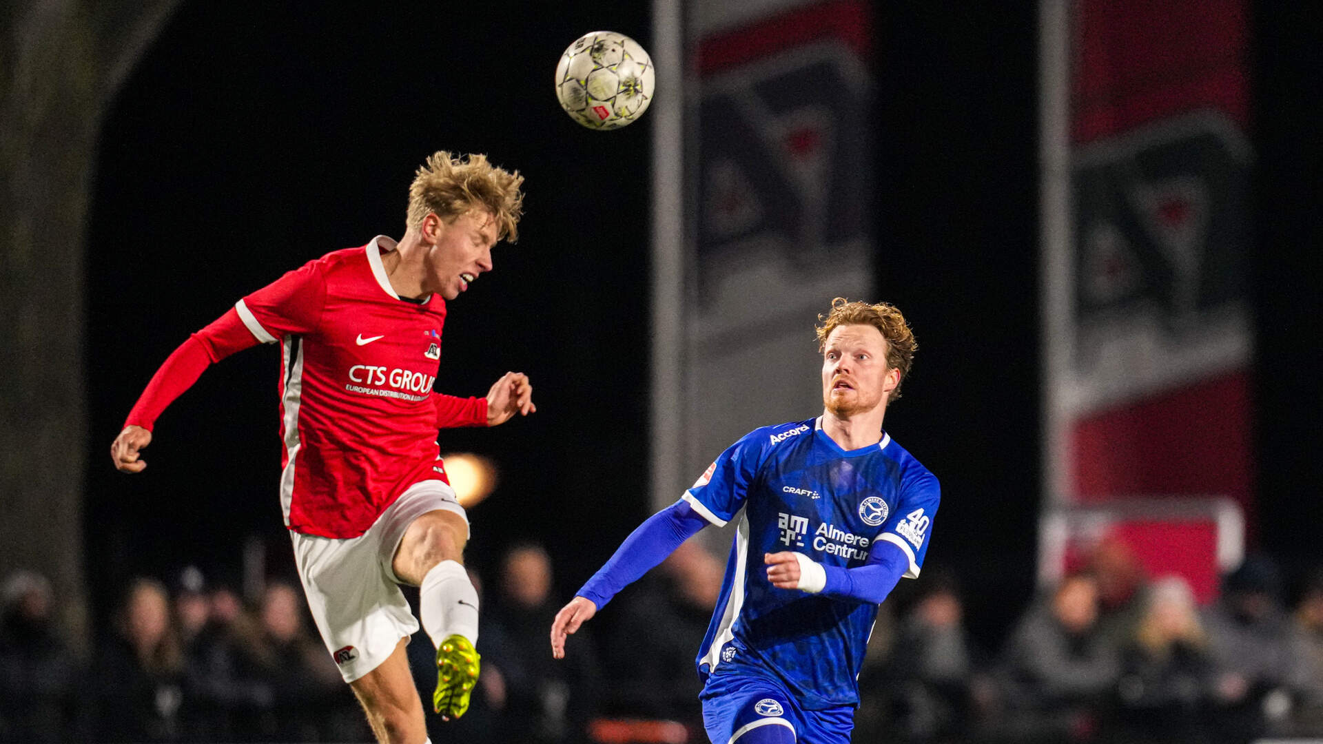 AZ krijgt grote vinger in de pap bij Almere City: clubs gaan nauw ...
