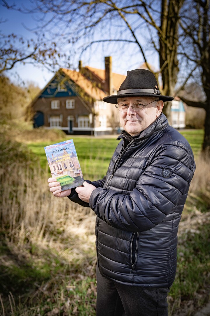 Fred Sanders presenteert zijn zevende boek. ’Er is nog nooit een roman ...