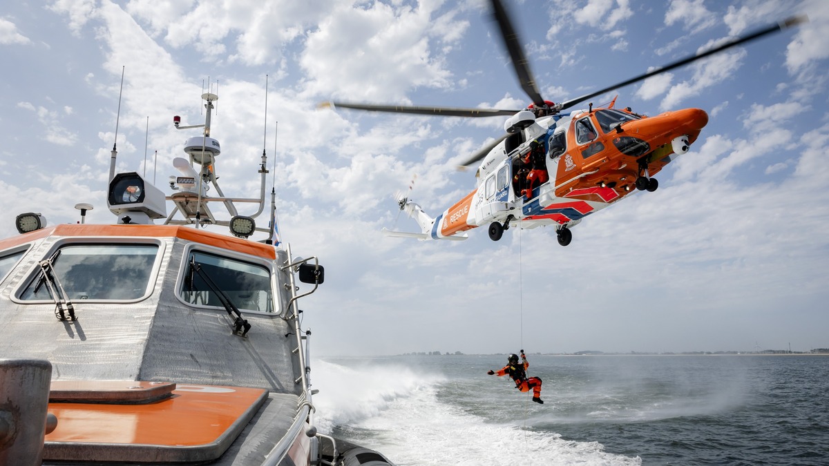 KNRM-stations in Den Helder en Den Oever komen redders tekort. Open dag ...