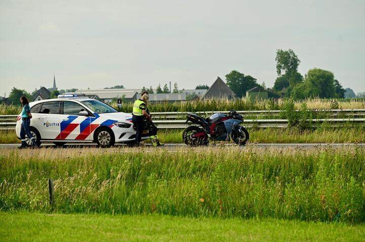 Motorrijder overleden bij ongeval op N307 in Hoogkarspel, politiehond ...
