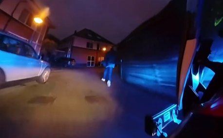 Motoragent deelt spectaculaire beelden van achtervolging in Alkmaar ...