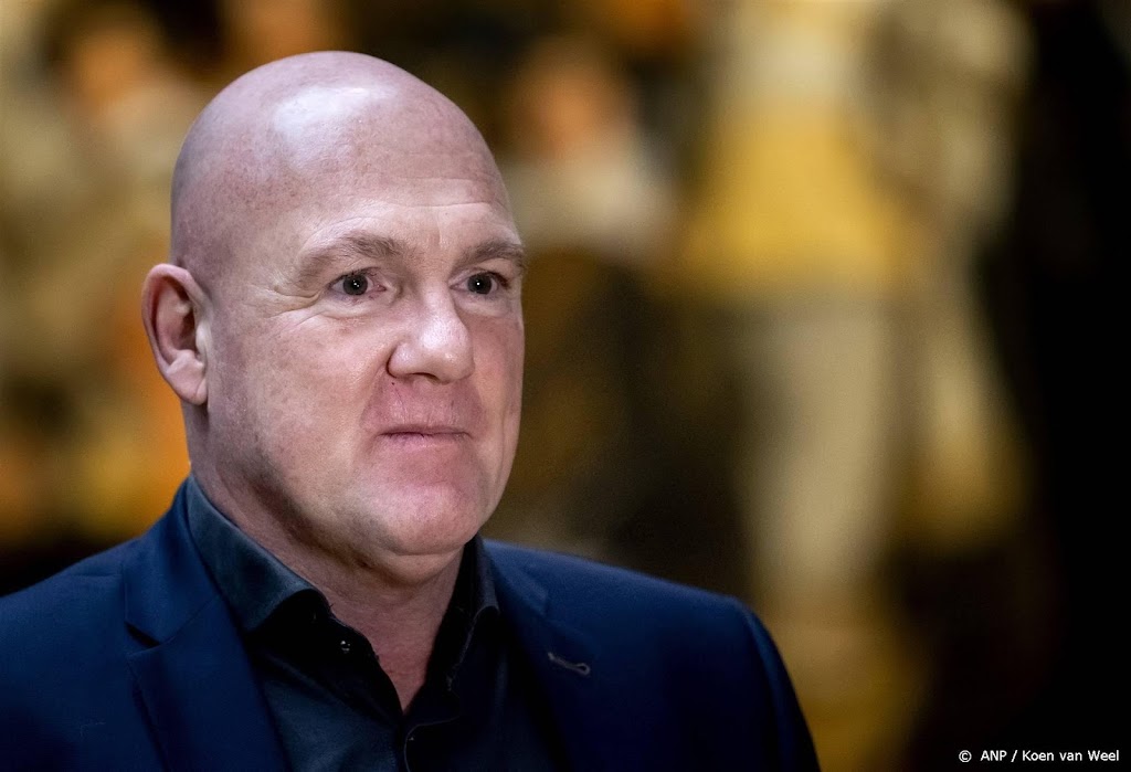 Bijna miljoen kijkers voor start docureeks André Kuipers ...