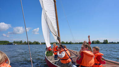 Moederdag op het water: de Bevers van Scouting VPV Hoorn trakteren ...