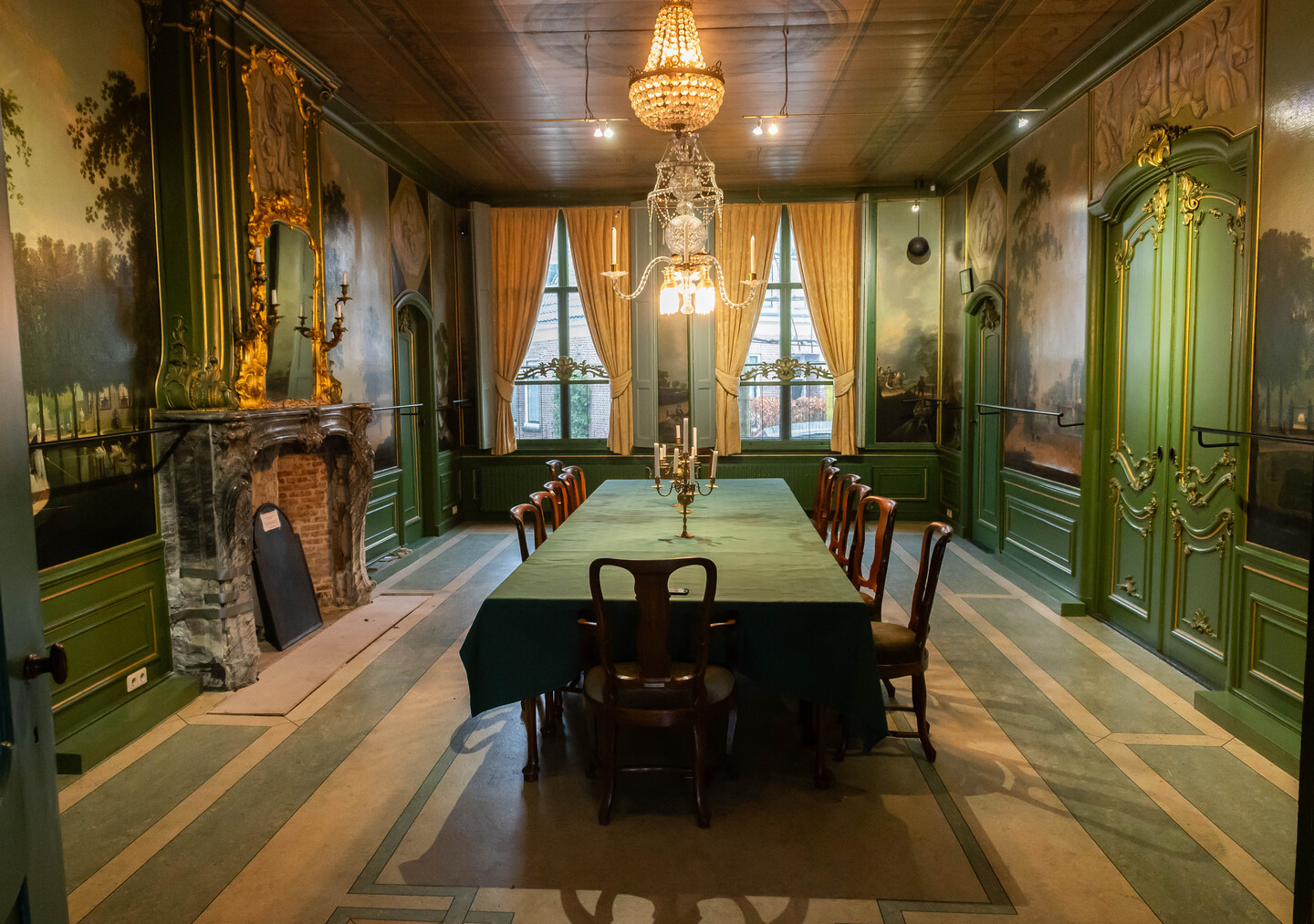 Een nachtje slapen in het eeuwenoude huis van oliehandelaar De Lange ...