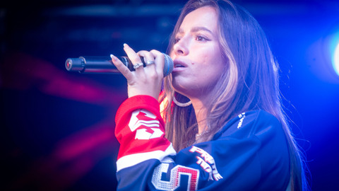 Ongeluk op Ibiza: Jada Borsato zingt niet op Alkmaar Pride, Samantha ...