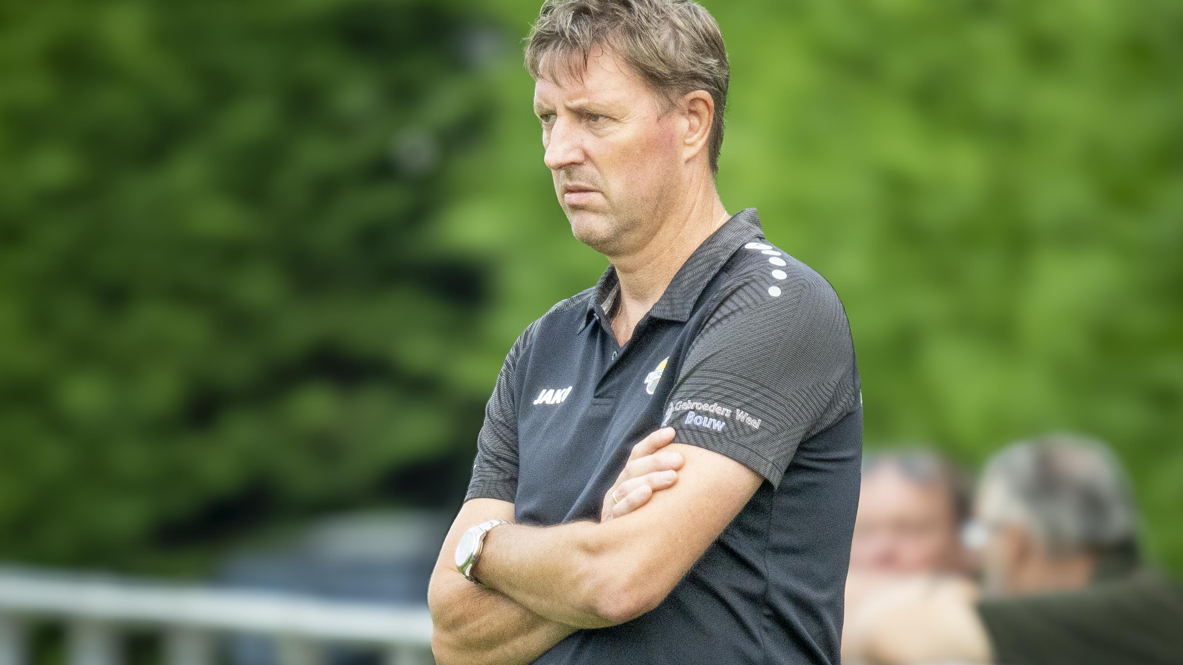 Kleine Sluis gaat op zoek naar een andere trainer; de derdeklasser ... Kleine Sluis gaat op zoek naar een andere trainer; de derdeklasser ...