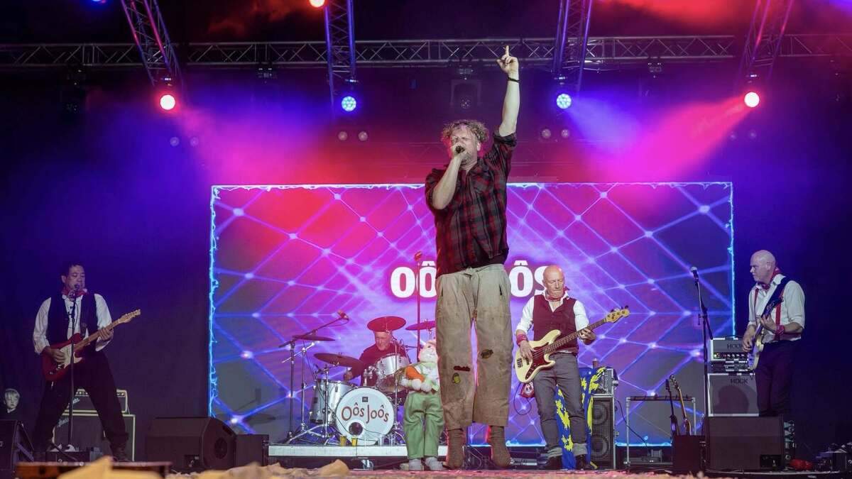 Onmiskenbaar West-Fries tijdens Julianapop: Oôs Joôs vervangt Drukwerk ...