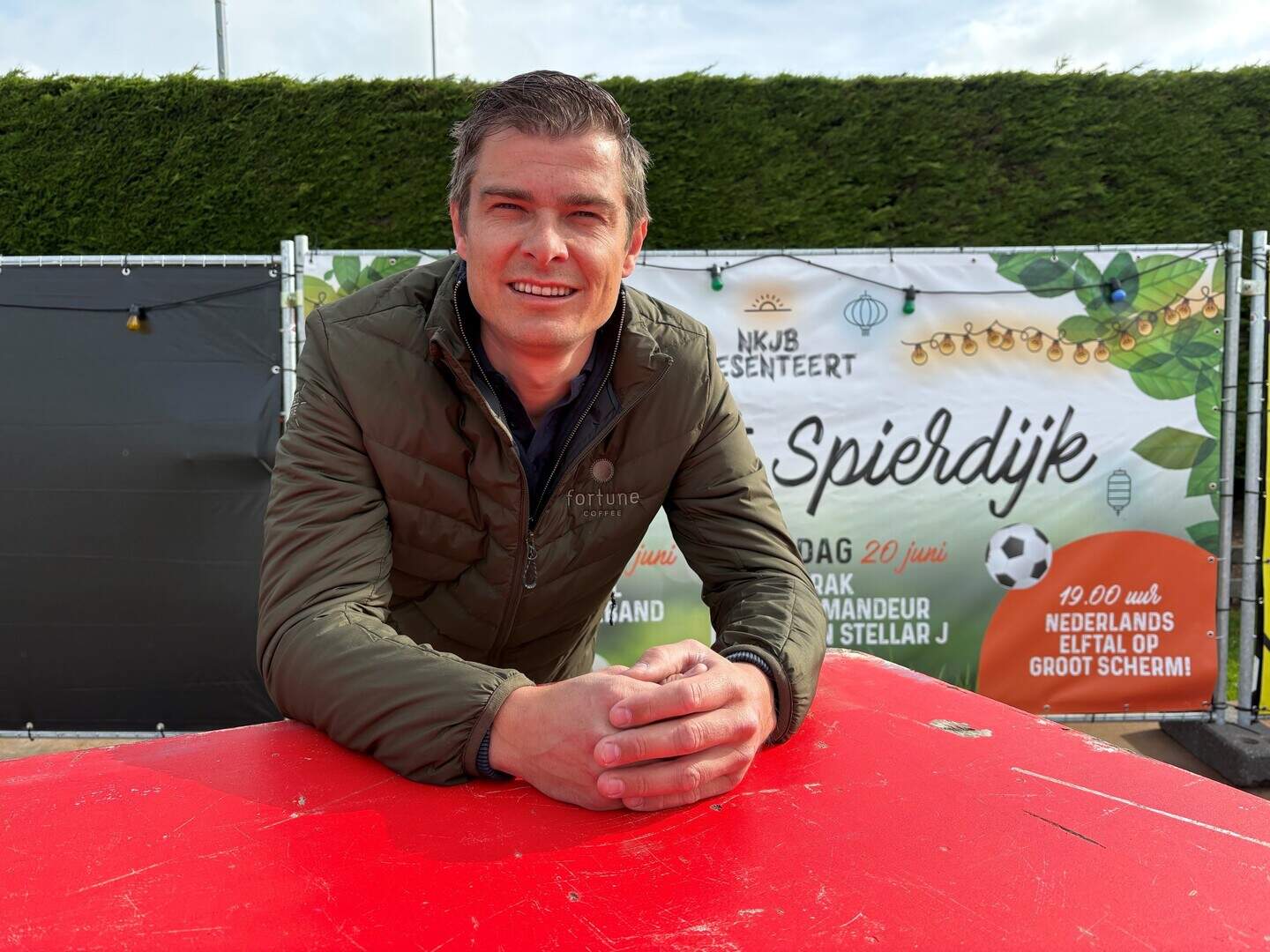 Vrijwilligers laten kermis Spierdijk voortbestaan: ’Blij als jong en ...