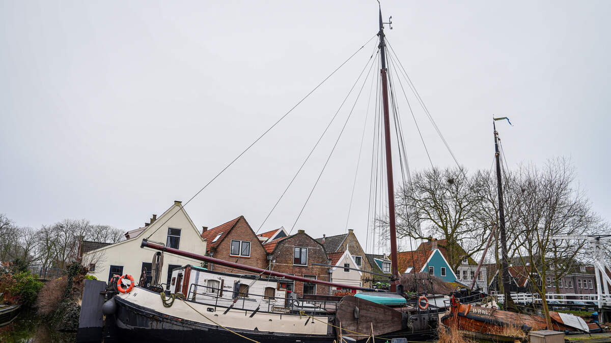 Mogelijk tienduizenden euro’s schade voor scheepswerf door onverwacht ...